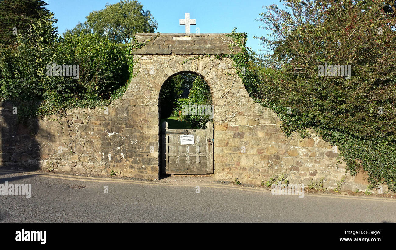Cross in stone wall hi-res stock photography and images - Alamy