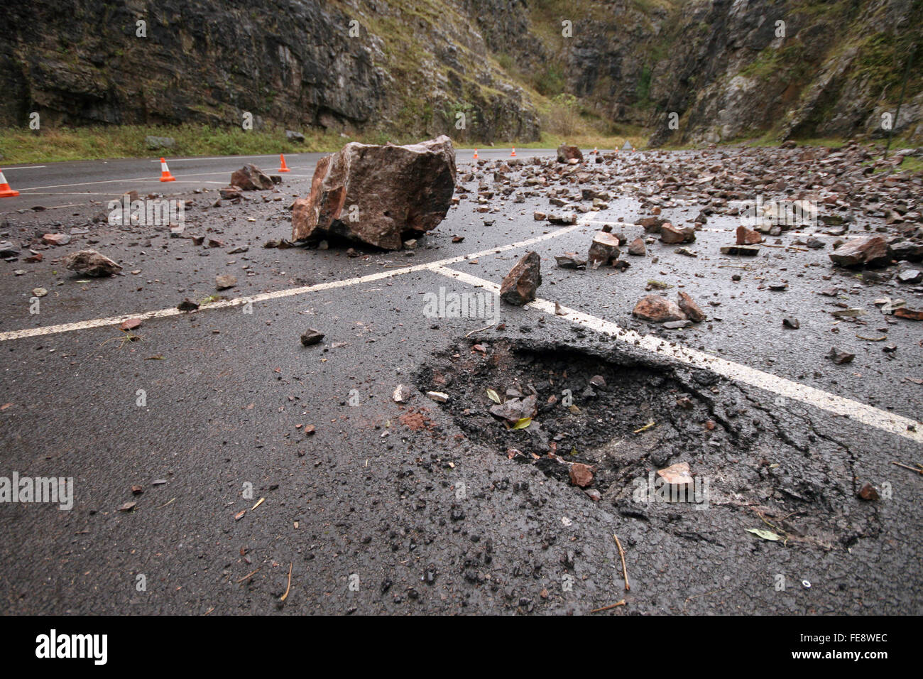 November 2007 - Dangerous rock fall in Cheddar gorge, large rock of ...