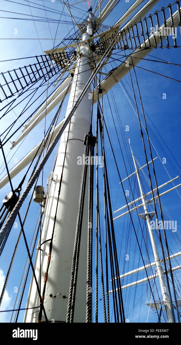 Metallic mast hi-res stock photography and images - Alamy