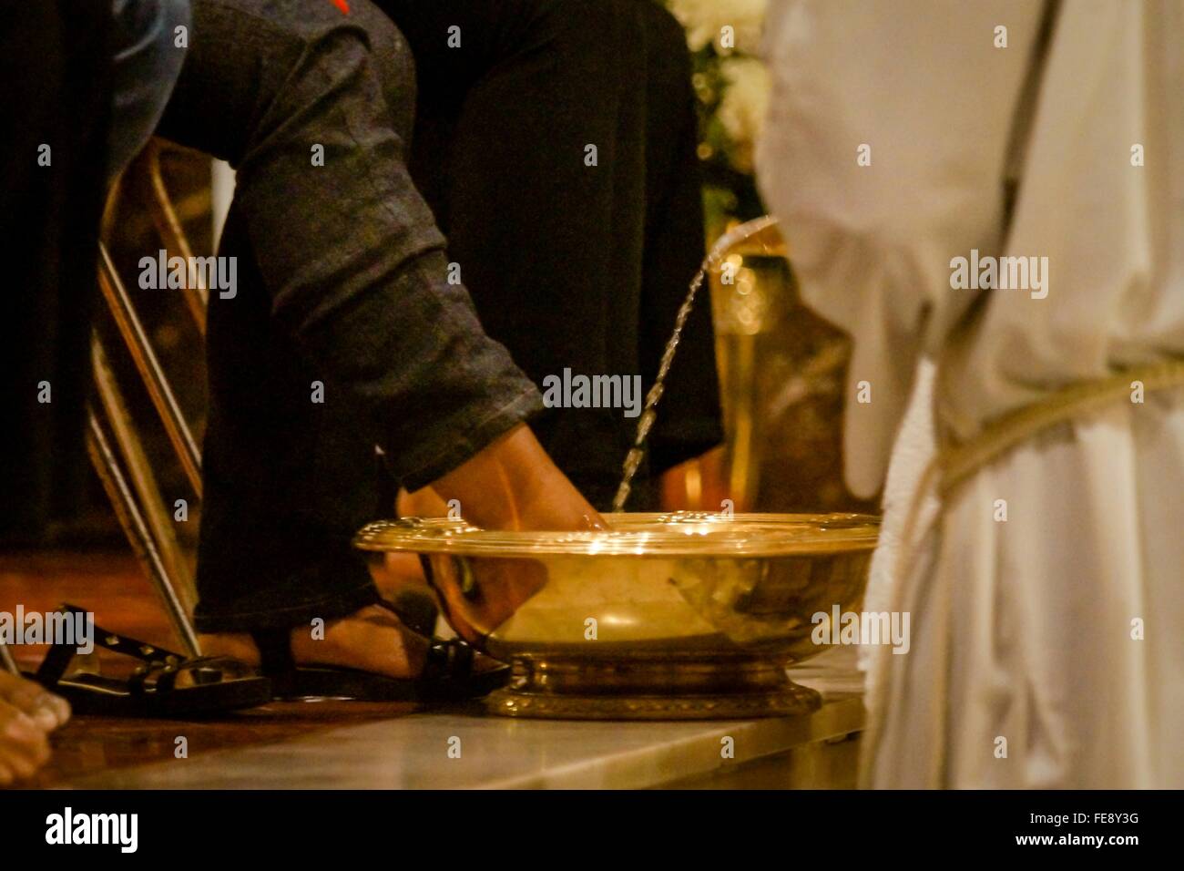 Leg washing hi-res stock photography and images - Alamy