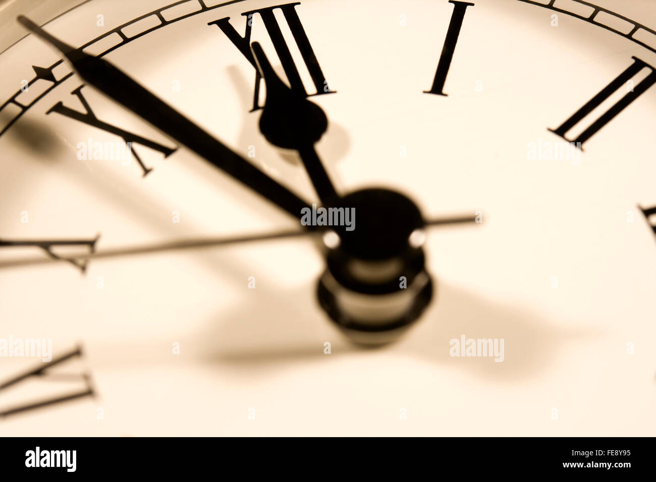 Clock noon midnight 12 hi-res stock photography and images - Alamy