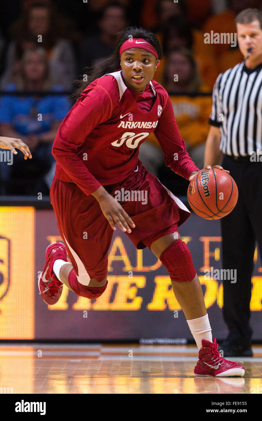 February 4, 2016: Jessica Jackson #00 of the Arkansas Razorbacks brings ...