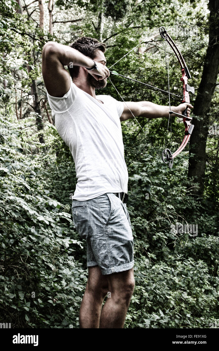 Archer arrow aiming hi-res stock photography and images - Alamy