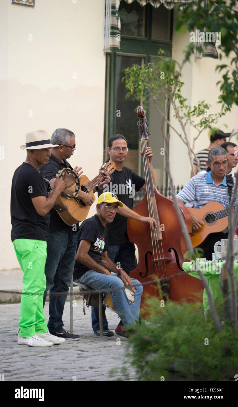 group of musicianas in old havana,cuba Stock Photo - Alamy