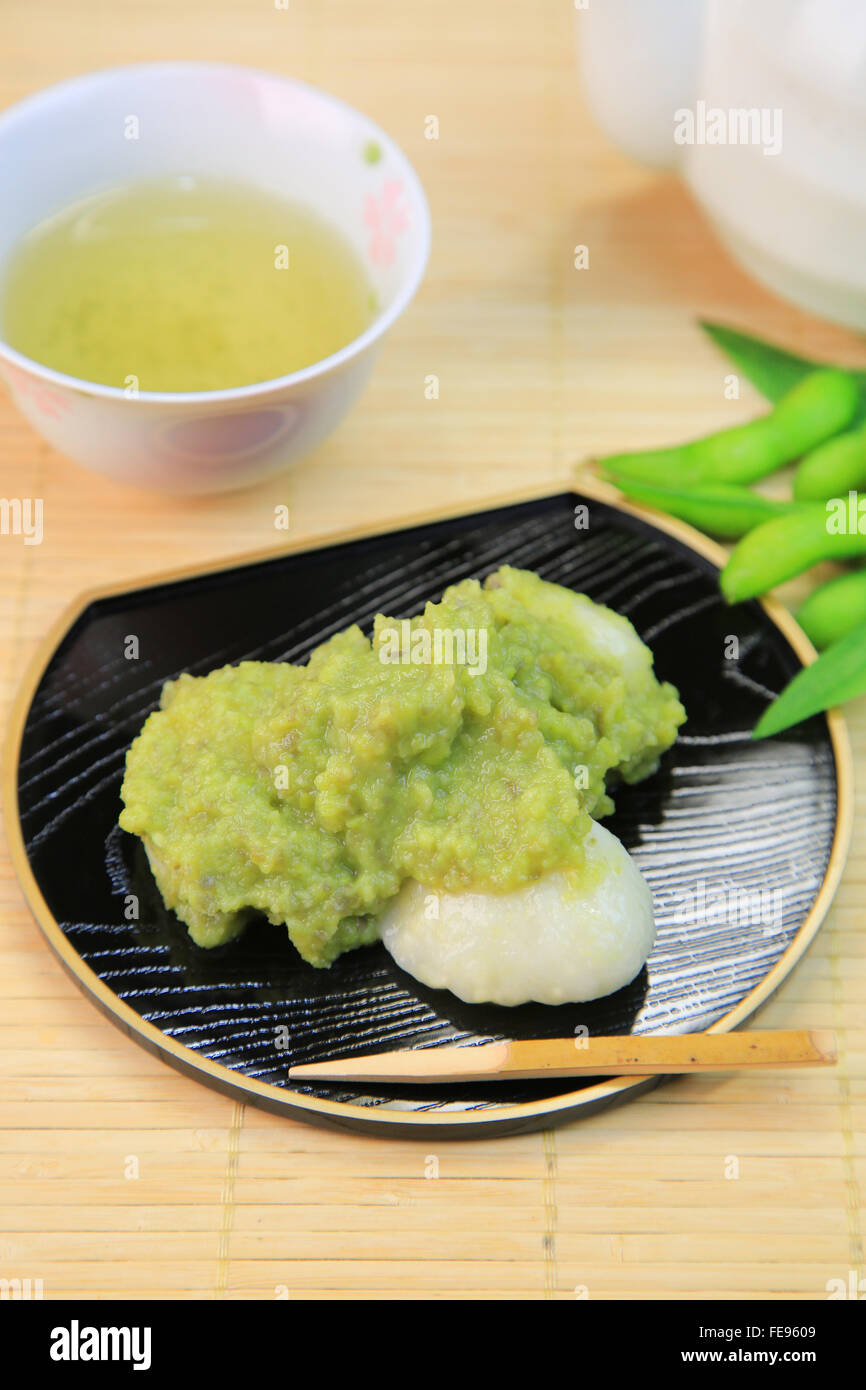 Green soybeans rice cake Stock Photo - Alamy