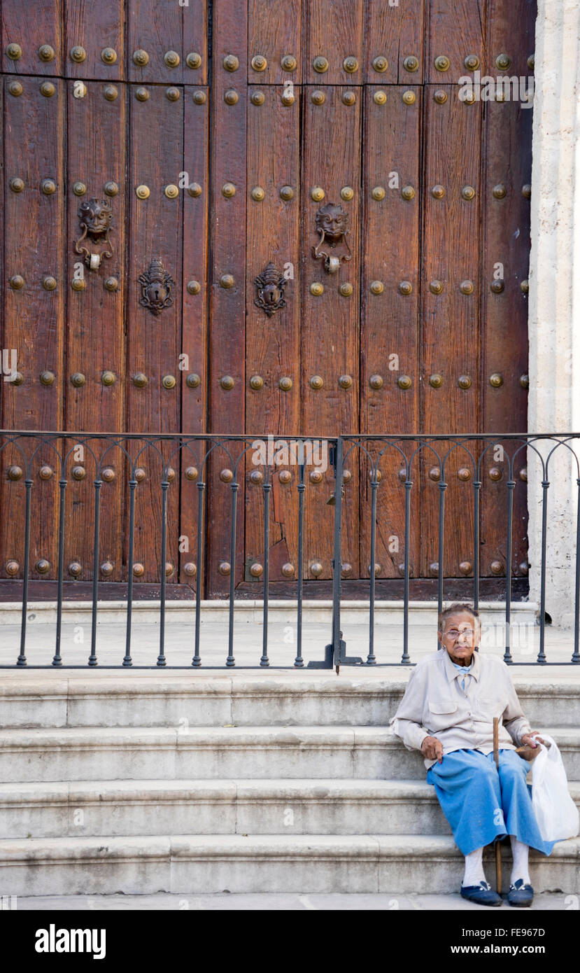 old cuban lady in beautiful old havana,cuba Stock Photo - Alamy