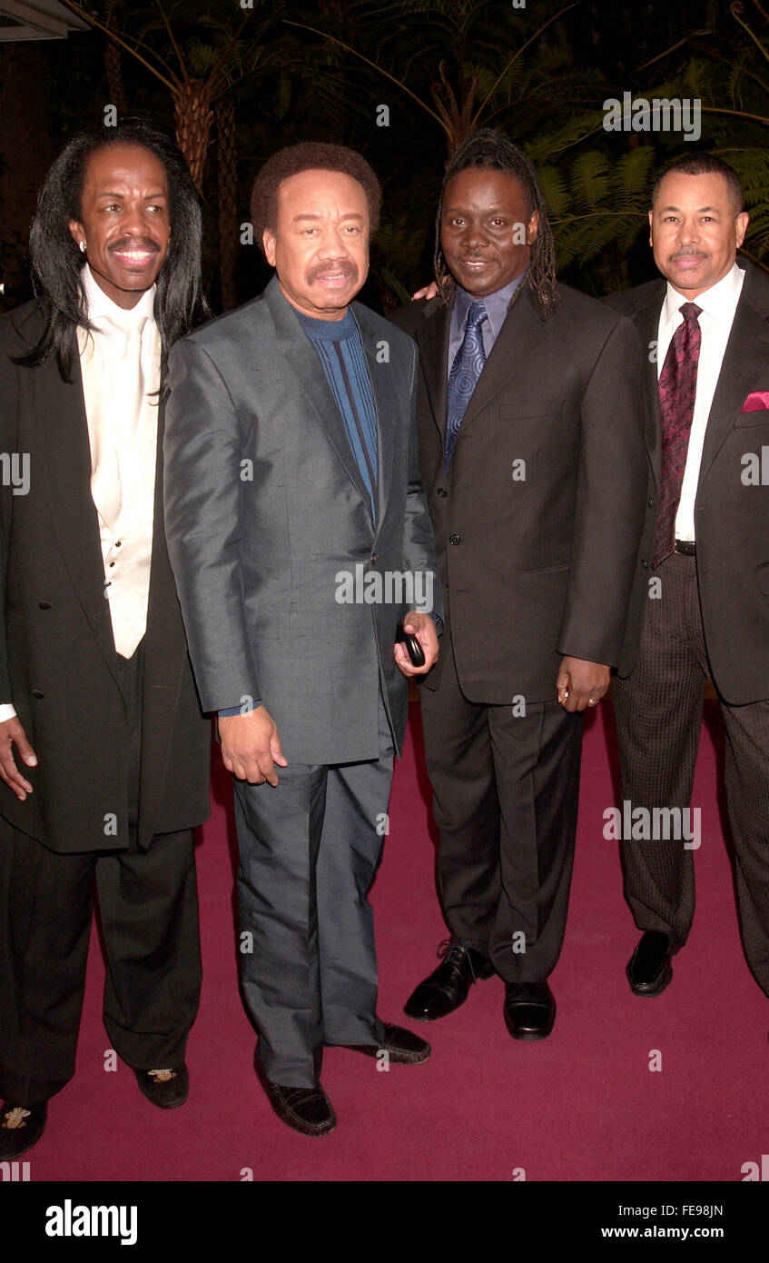 Maurice white earth wind and fire hi-res stock photography and images ...