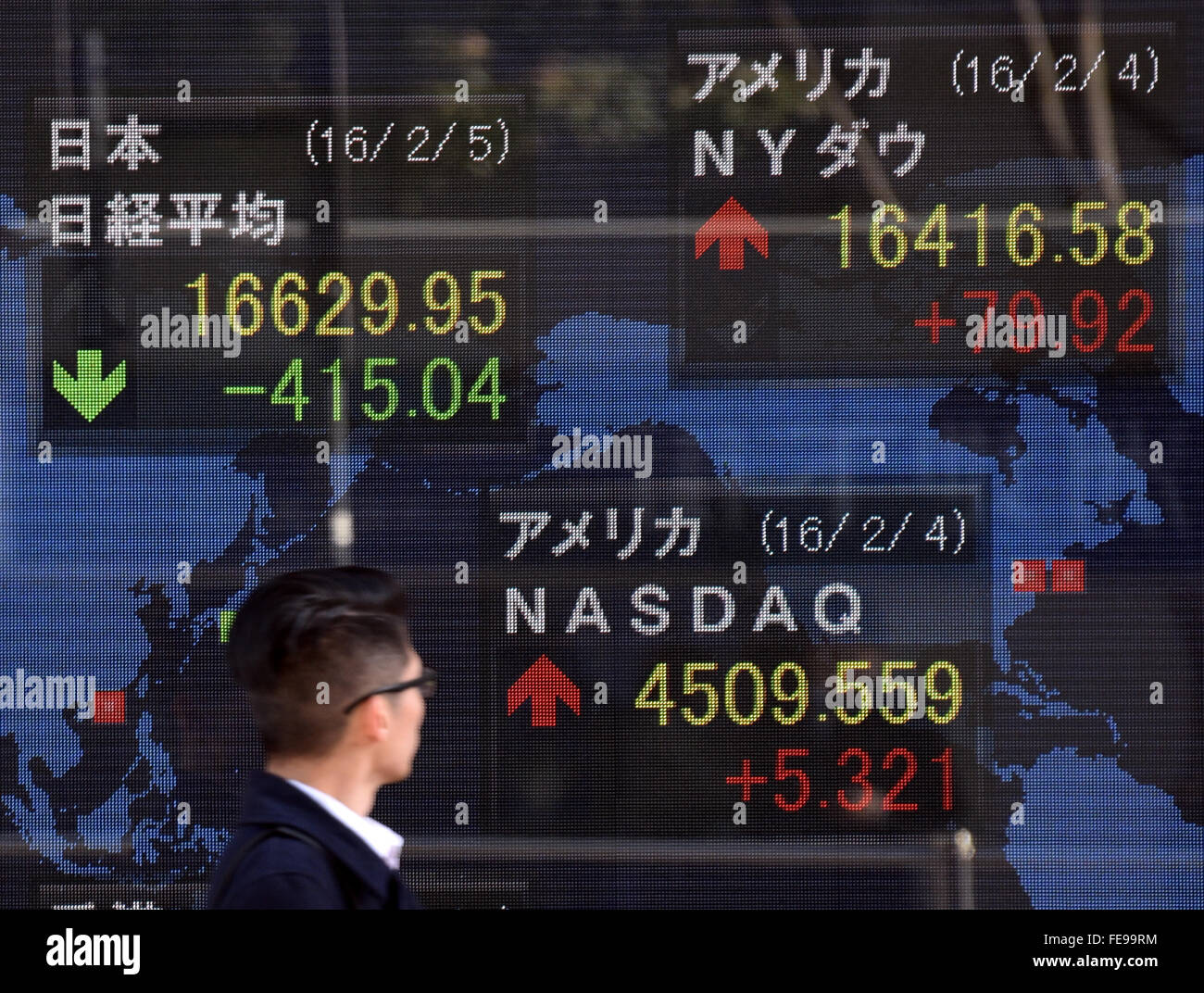 Tokyo, Japan. 5th Feb, 2016. Japanese stocks take a dive on the Tokyo ...