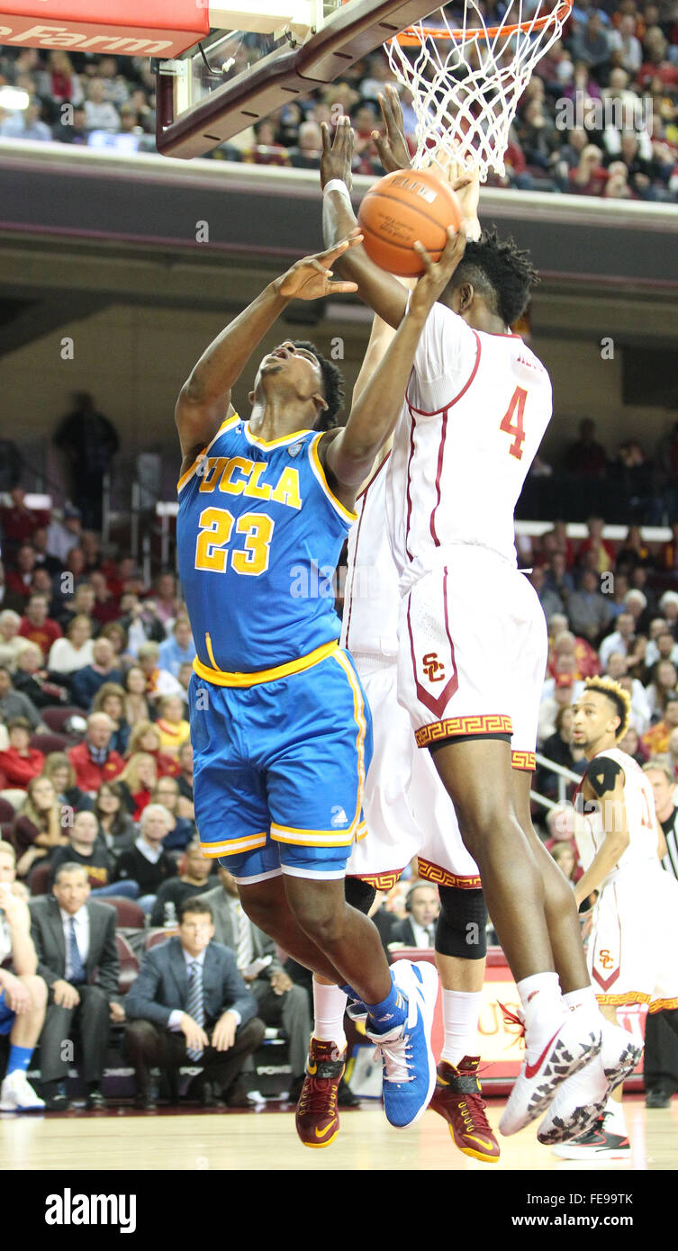 Los Angeles, CA, USA. 4th Feb, 2016. Tony Parker attempting a layup ...