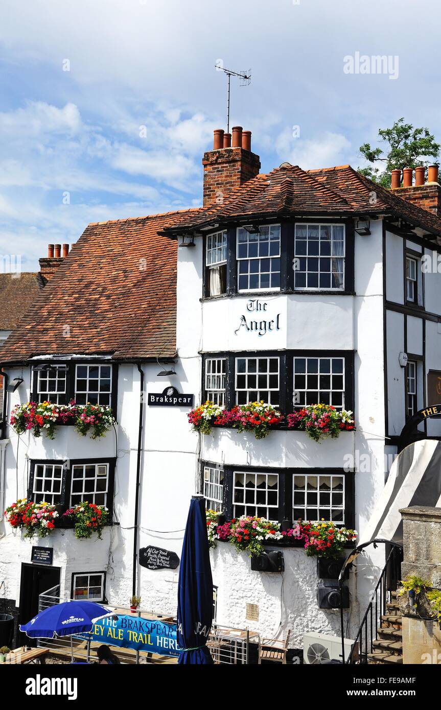 Angel pub hi-res stock photography and images - Alamy