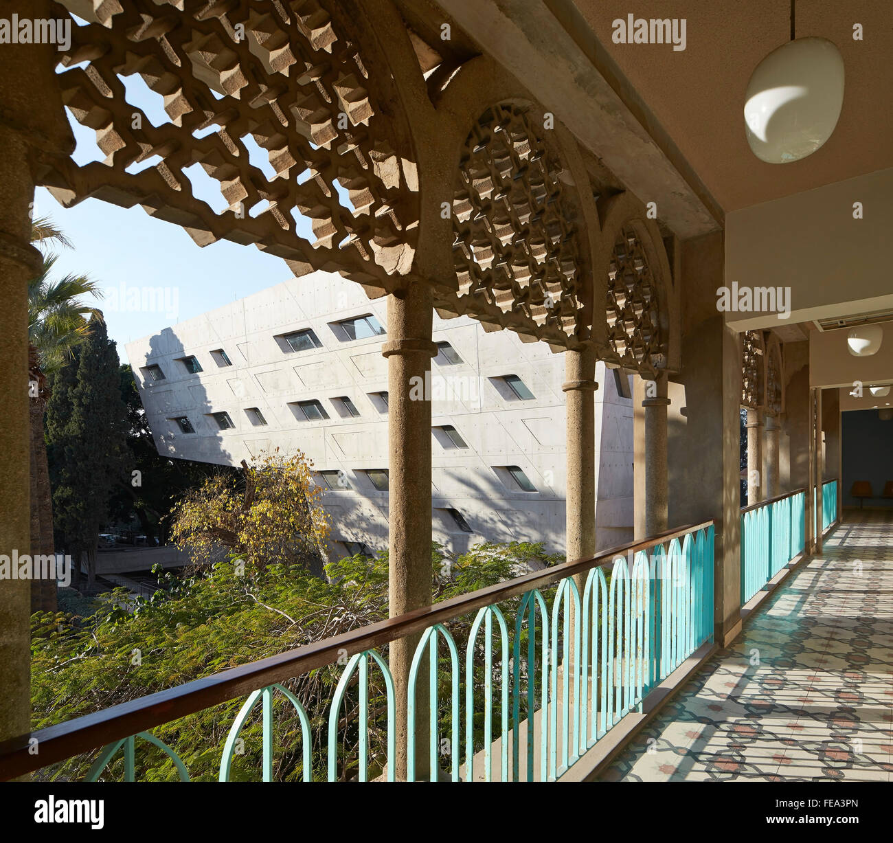 Veranda building hi-res stock photography and images - Alamy