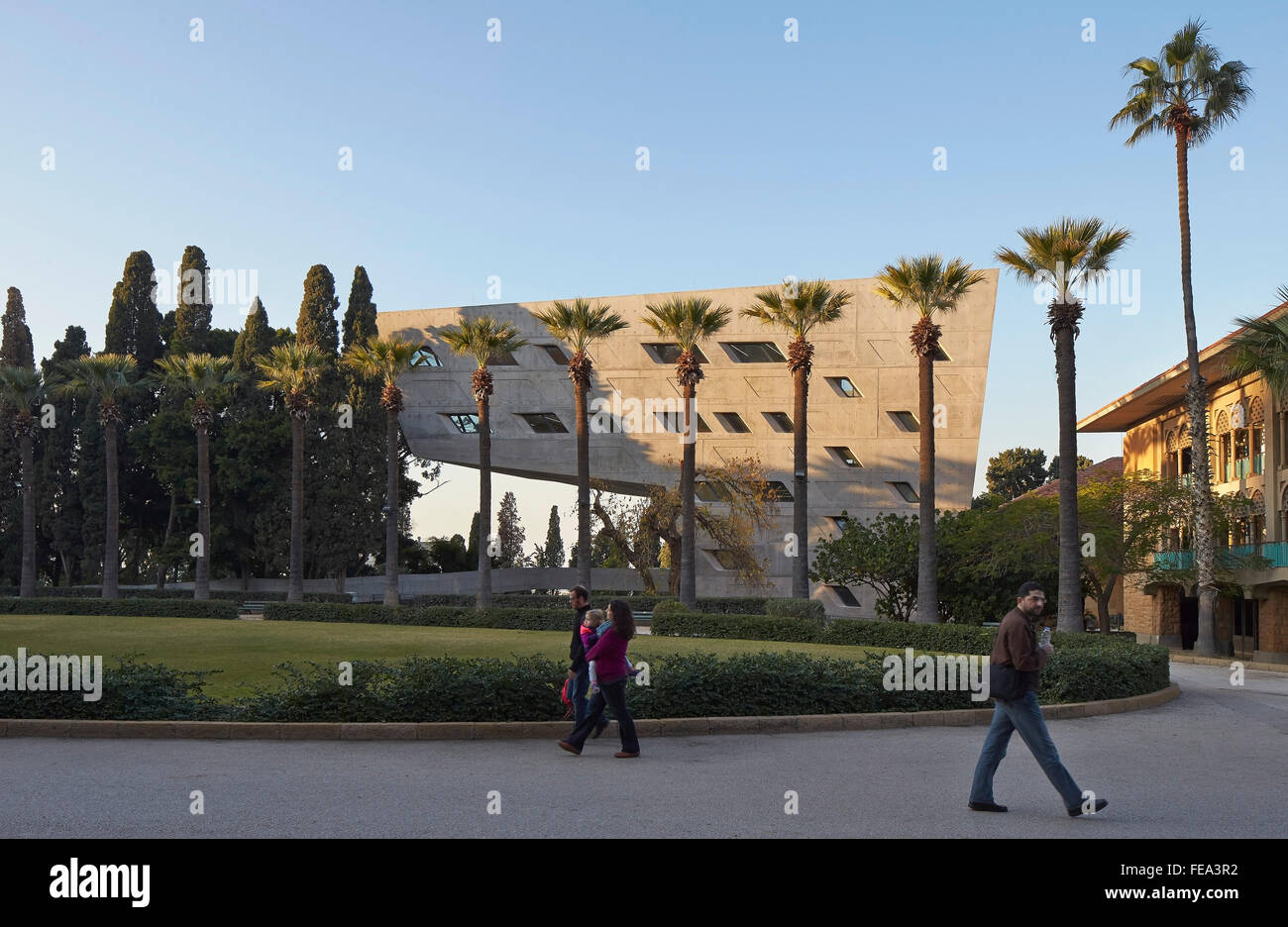 American university of beirut campus hi-res stock photography and ...