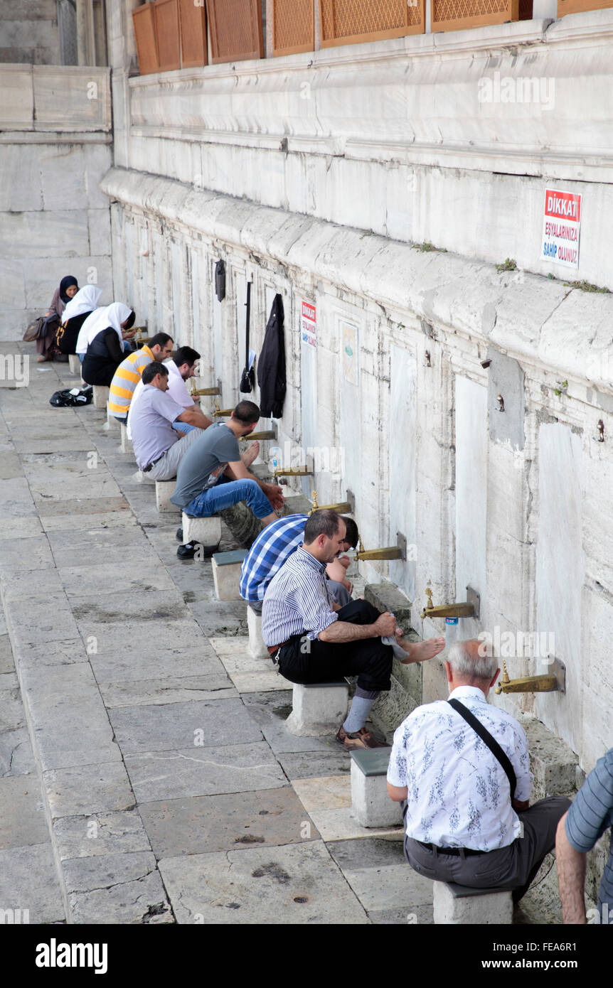 Wudu hi-res stock photography and images - Alamy