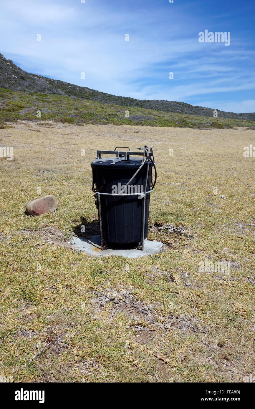 Baboon proof dustbin hi-res stock photography and images - Alamy