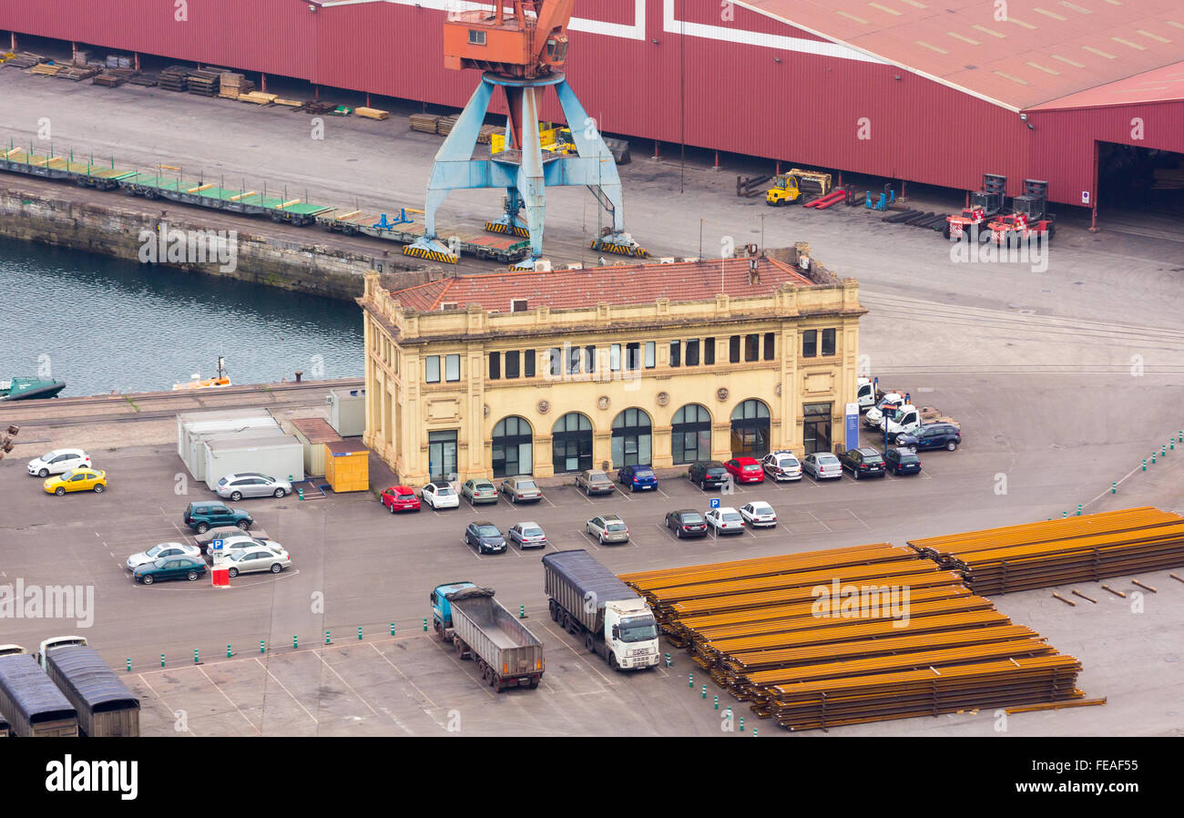 Wave loading hi-res stock photography and images - Alamy