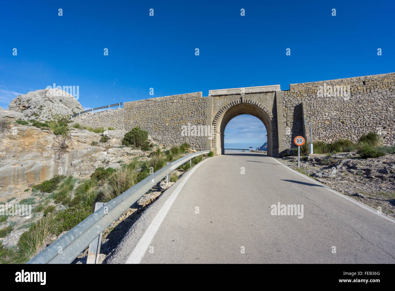 Curved road experience hi-res stock photography and images - Alamy