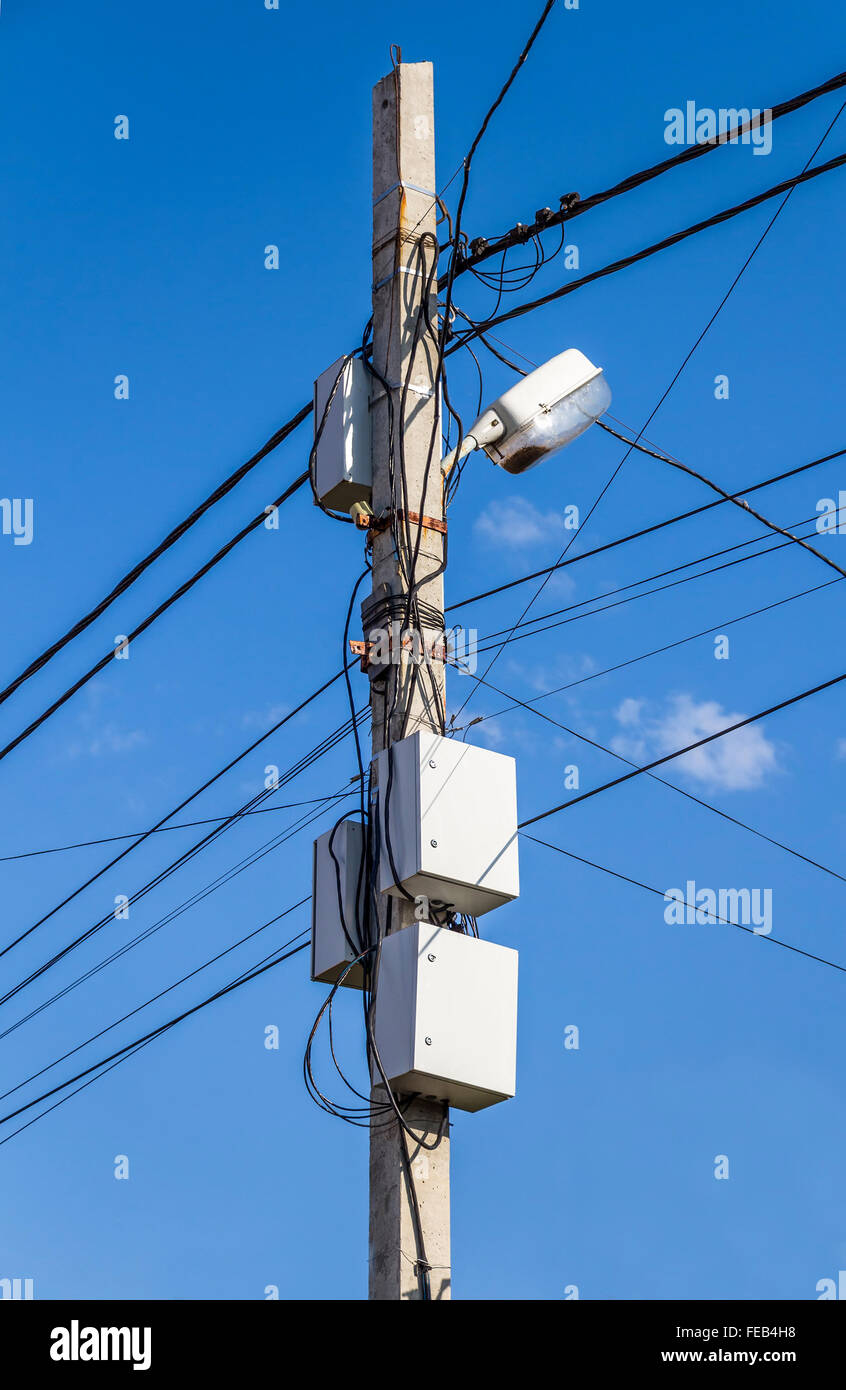 Electrical wires on intersection hi-res stock photography and images ...