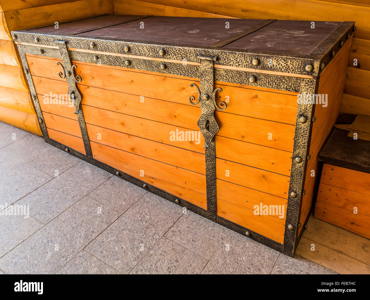 Dower chest hi-res stock photography and images - Alamy