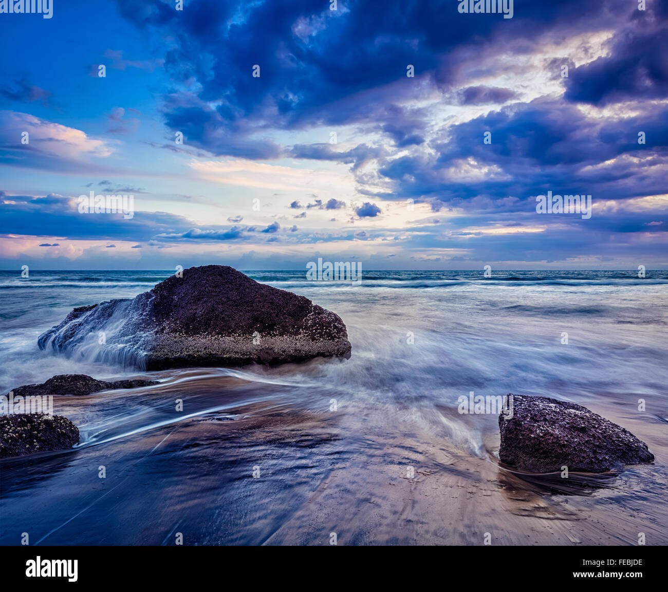 Beach waves sea sunset ocean hi-res stock photography and images - Alamy