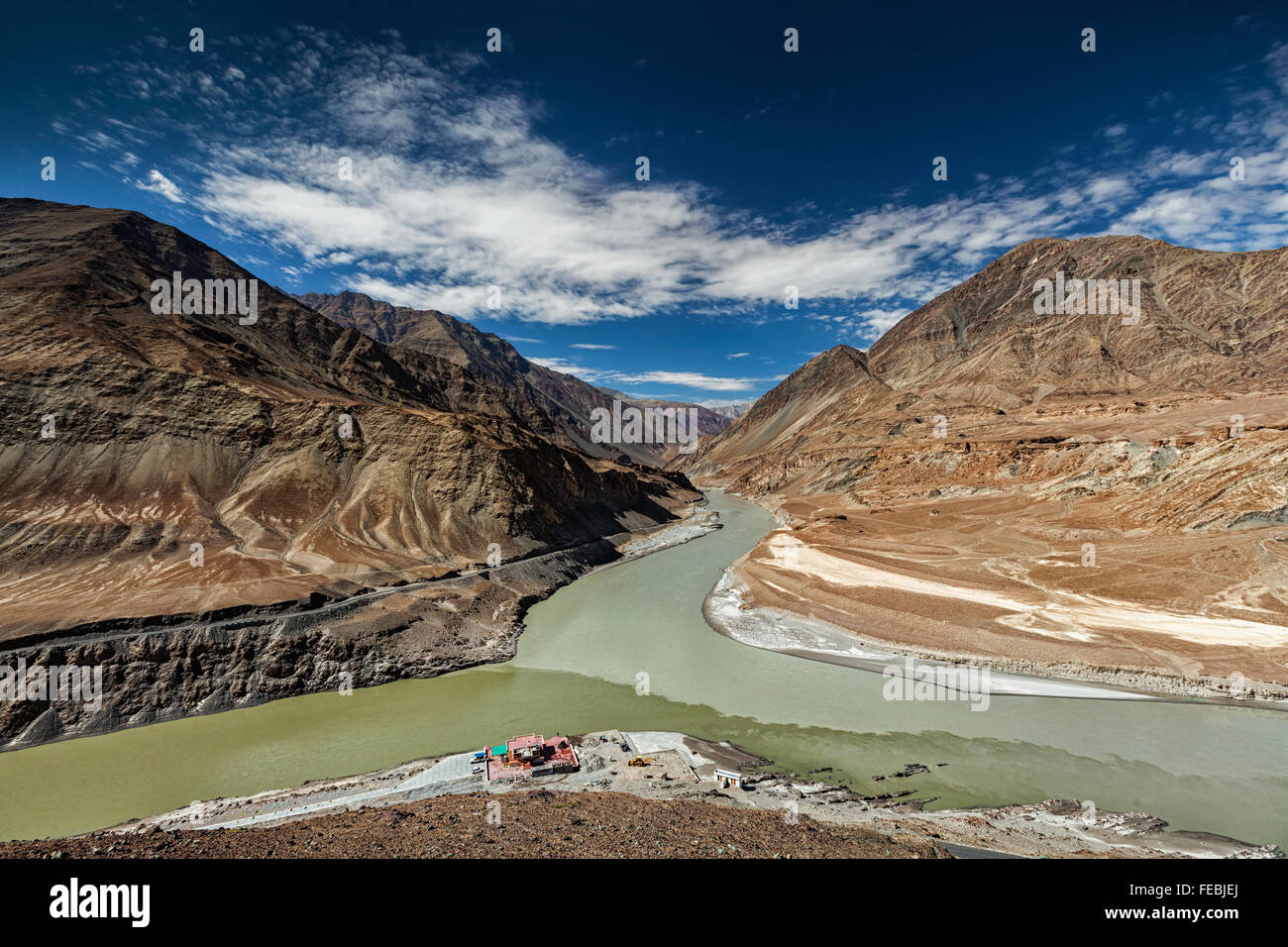 Confluence of Indus and Zanskar Rivers, Ladakh Stock Photo - Alamy