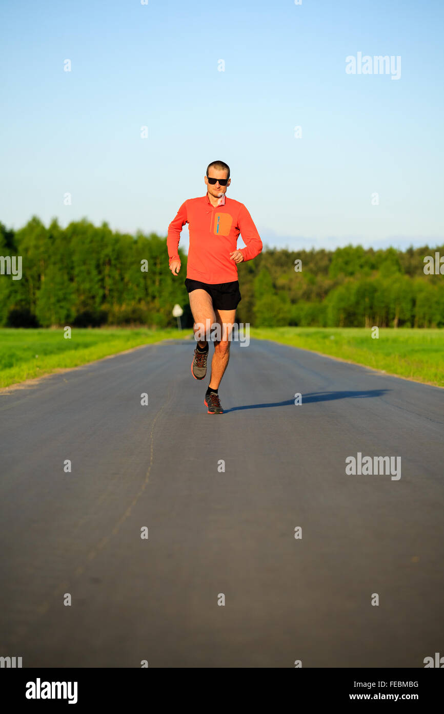 Man runner running hi-res stock photography and images - Alamy