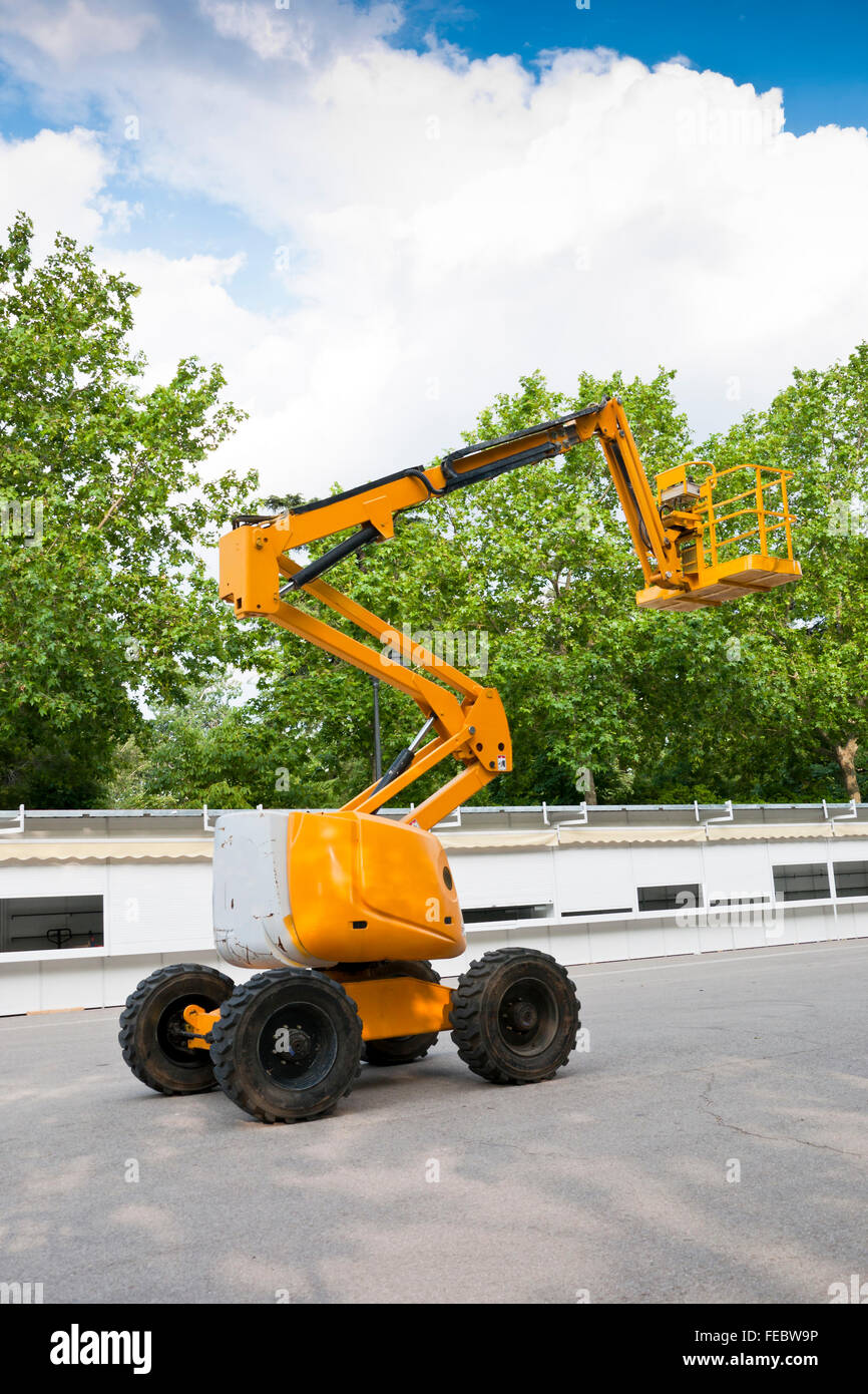 Diesel Powered Articulating Boom Lift Stock Photo - Alamy