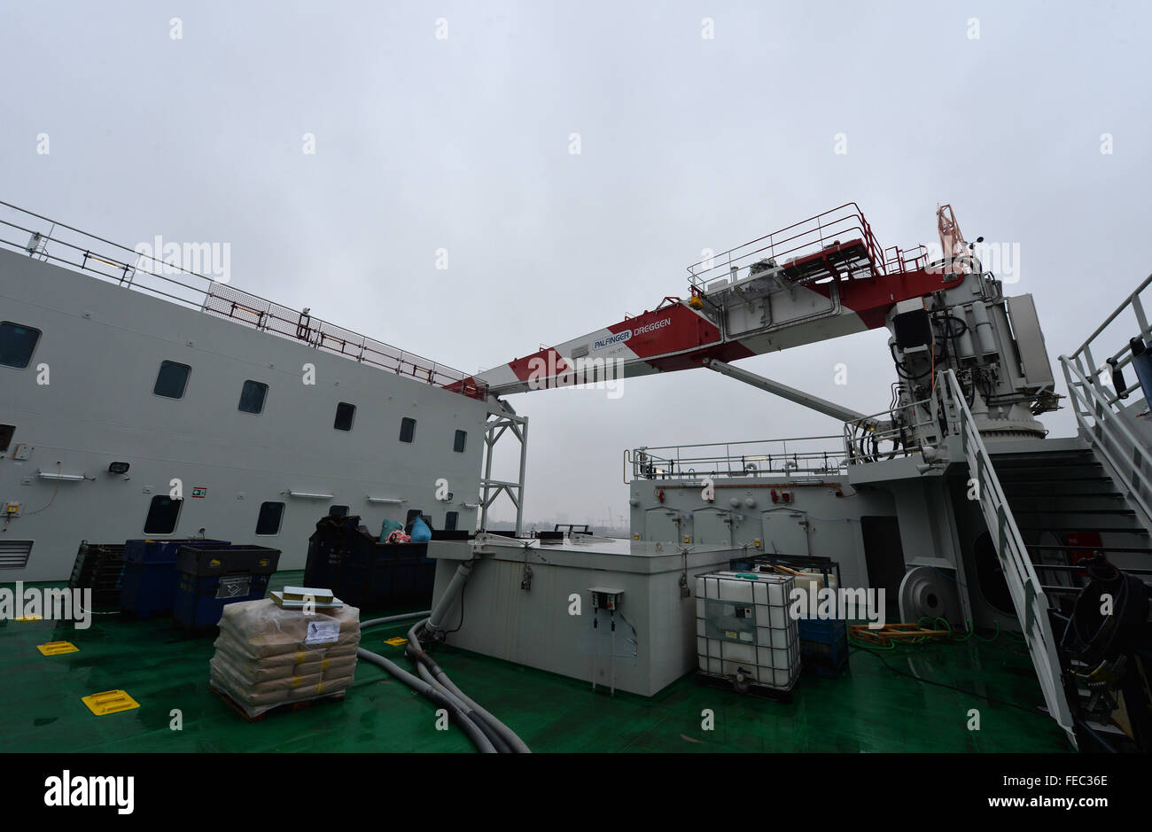 Offshore living hi-res stock photography and images - Alamy