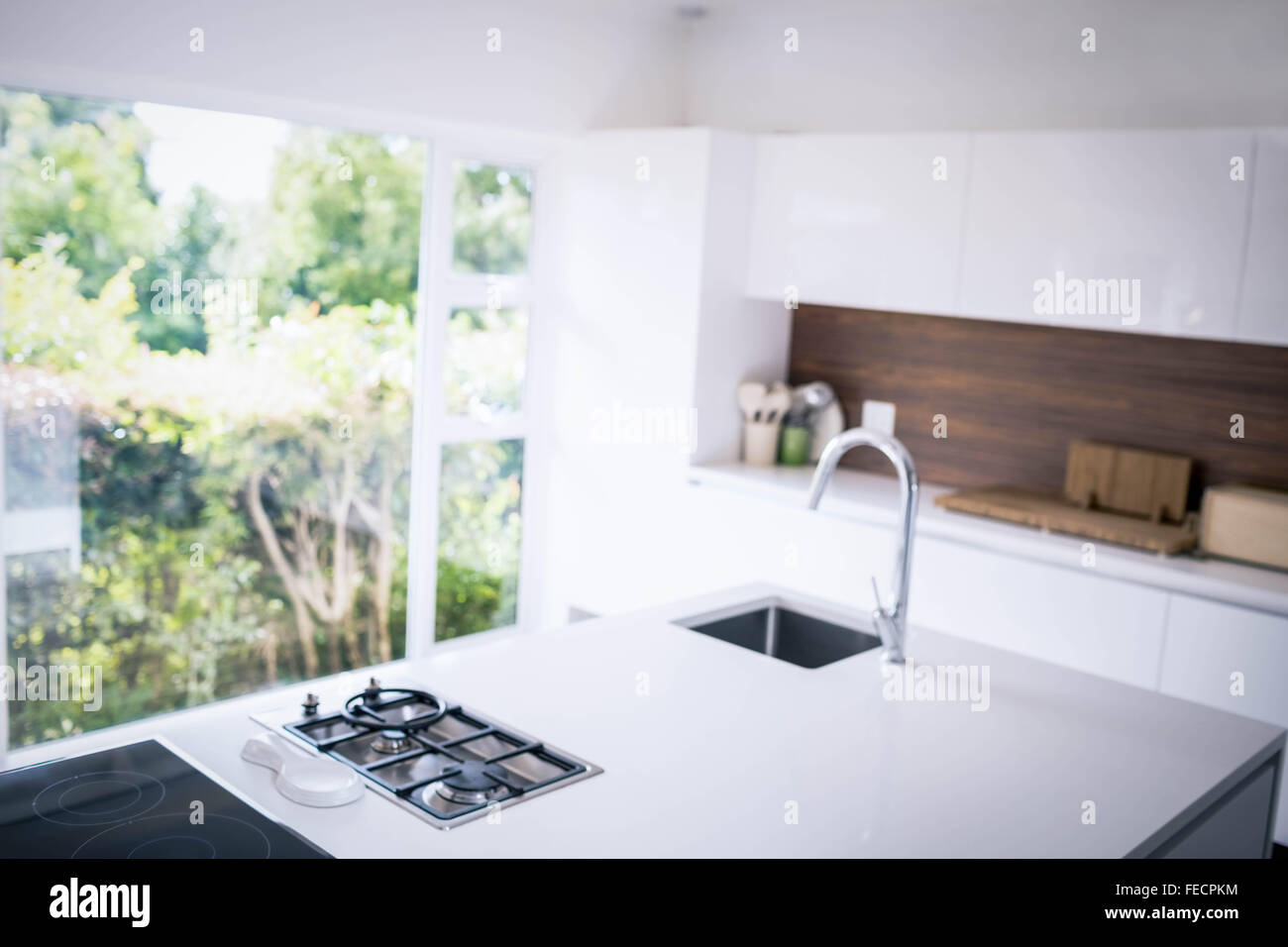 Empty modern kitchen Stock Photo - Alamy