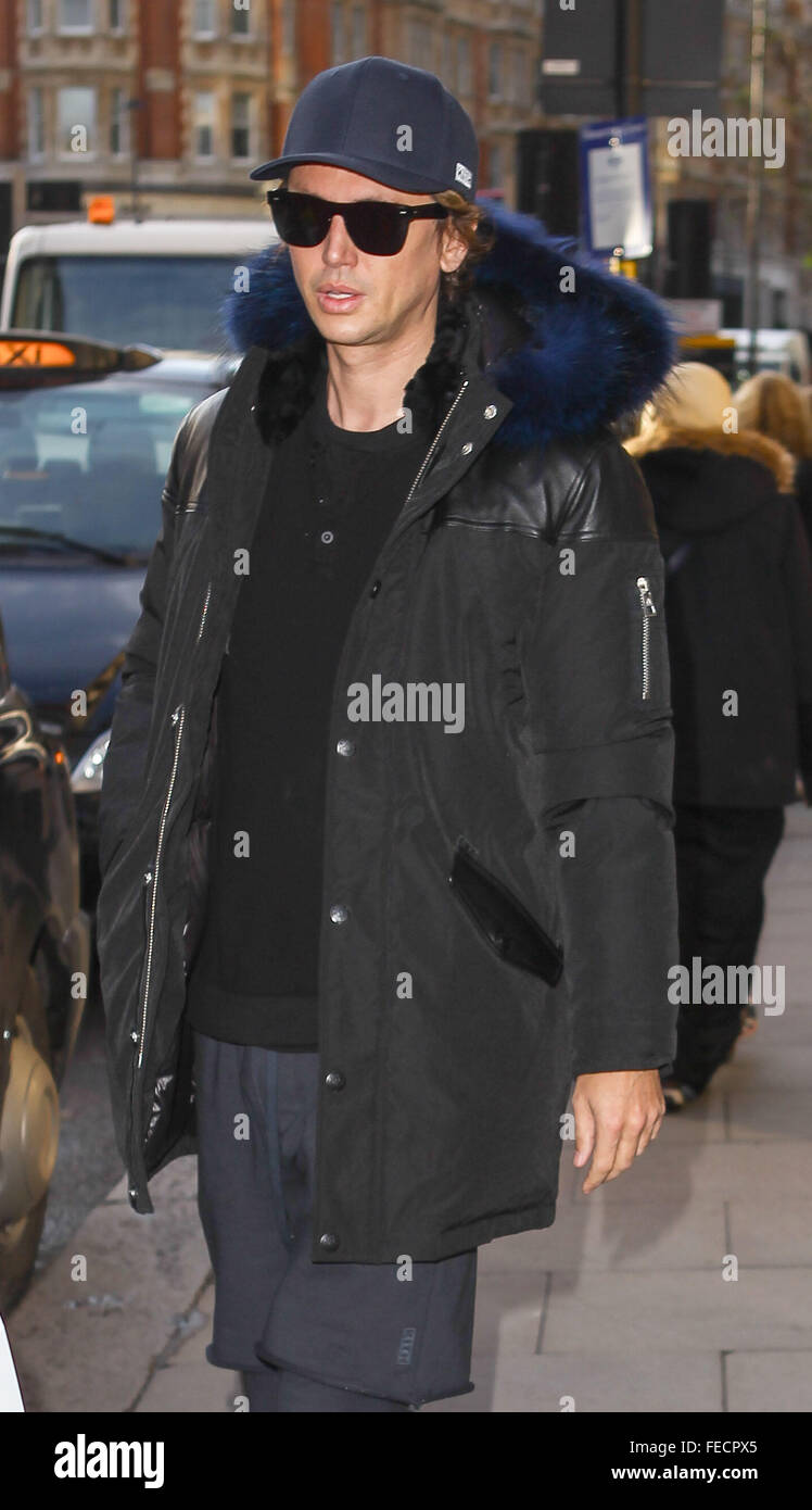 Jonathan Cheban leaves his London hotel and says goodbye to girlfriend ...