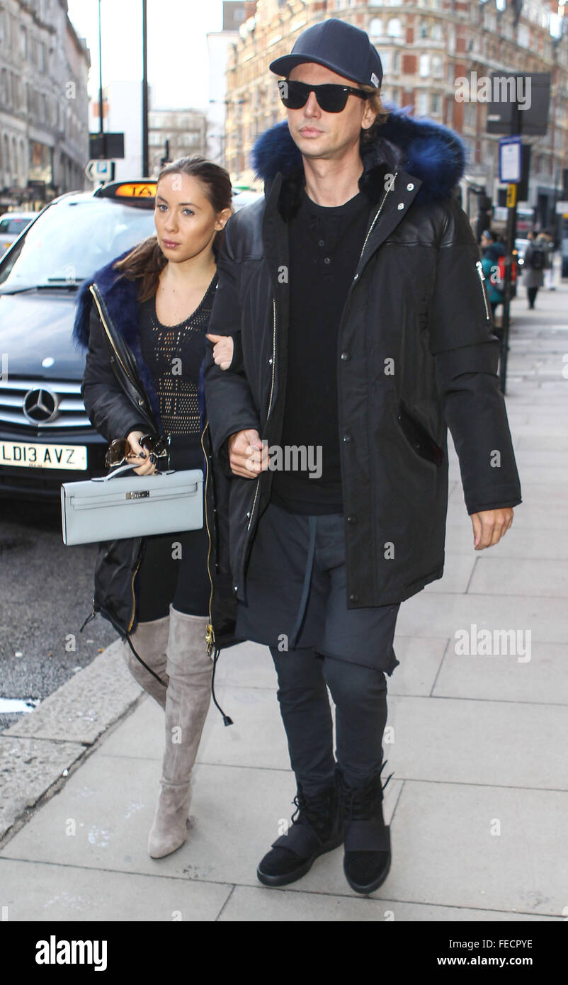 Jonathan Cheban leaves his London hotel and says goodbye to girlfriend ...