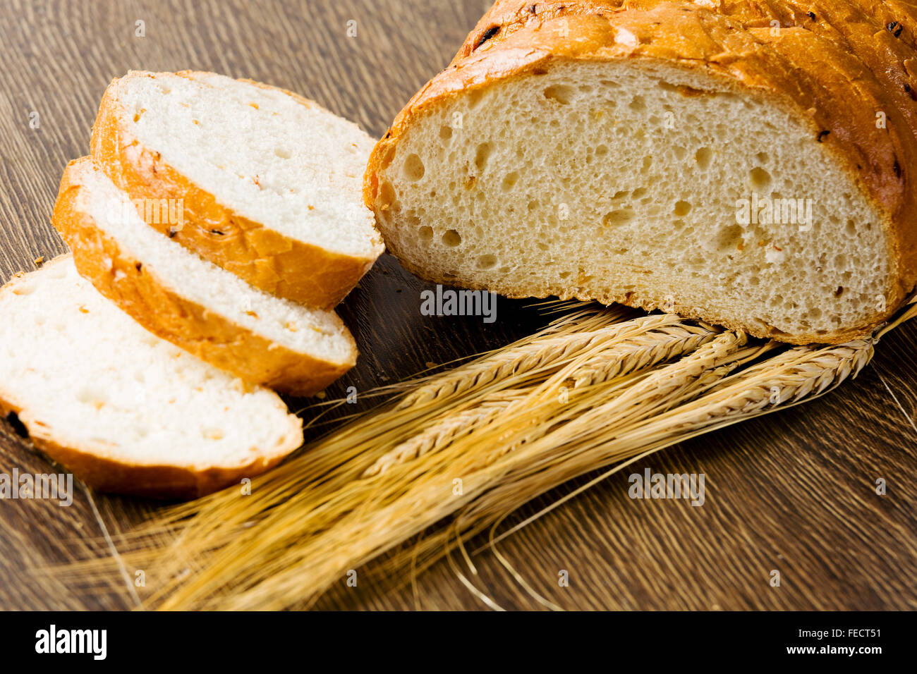 White sliced bread hi-res stock photography and images - Alamy