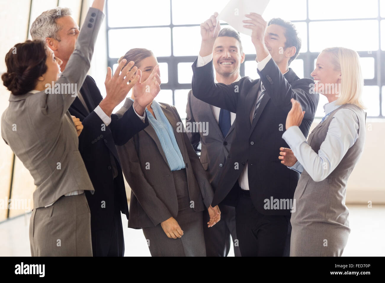 Cheering and shouting hi-res stock photography and images - Alamy