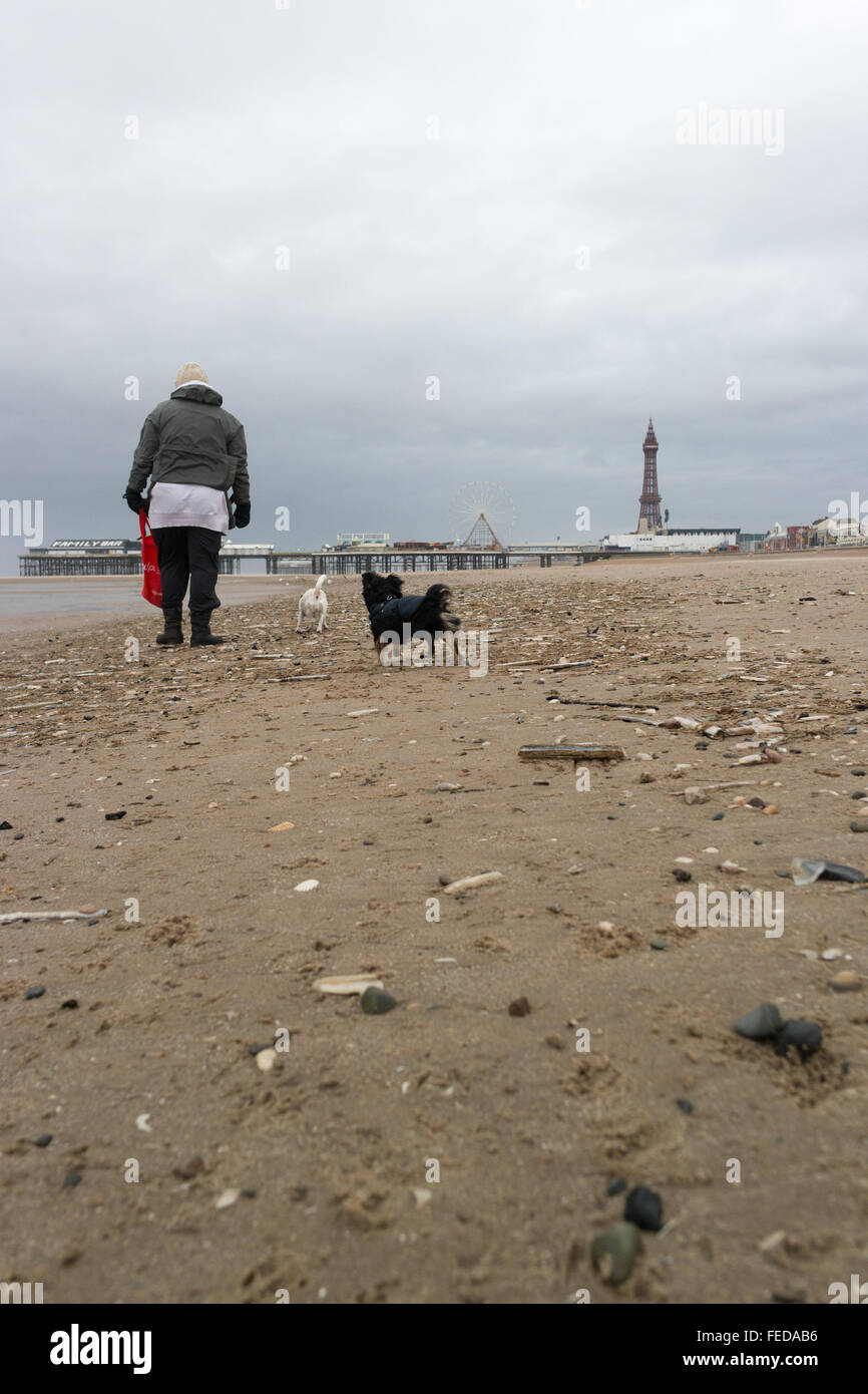 Blackpool,UK. 5th February 2016. Weather news. A cold and windy day ...
