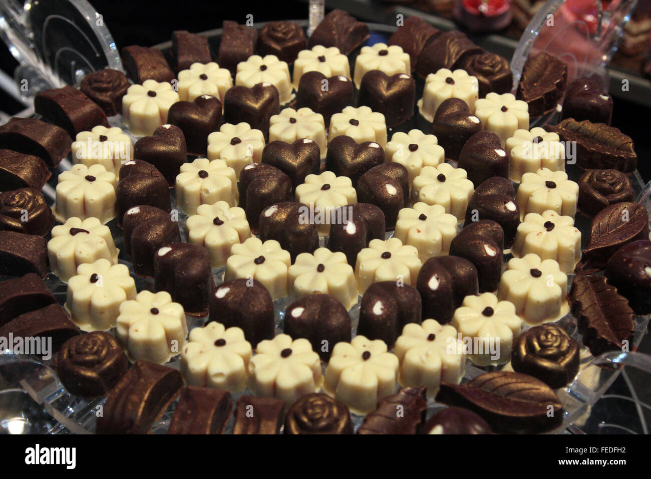 Gold pastry hi-res stock photography and images - Alamy