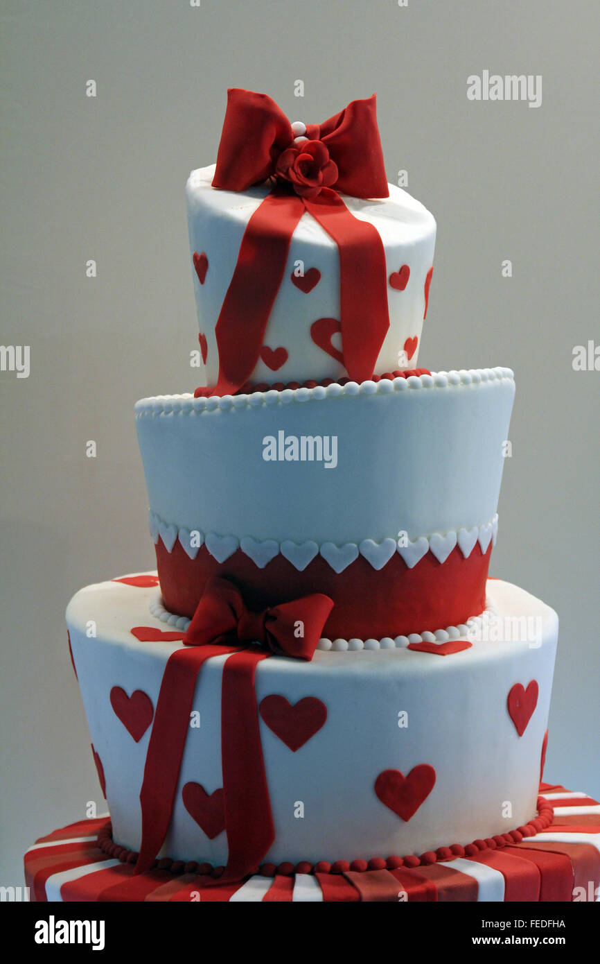 Delicious decorated wedding cake Stock Photo - Alamy