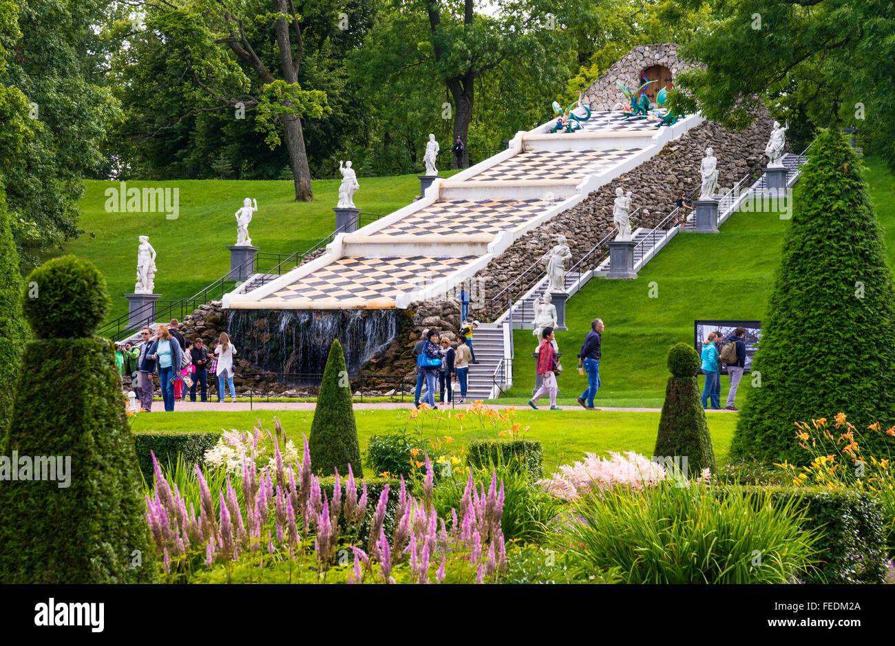Gardens of the Peterhof Palace, Petergof, Saint Petersburg, Russia ...