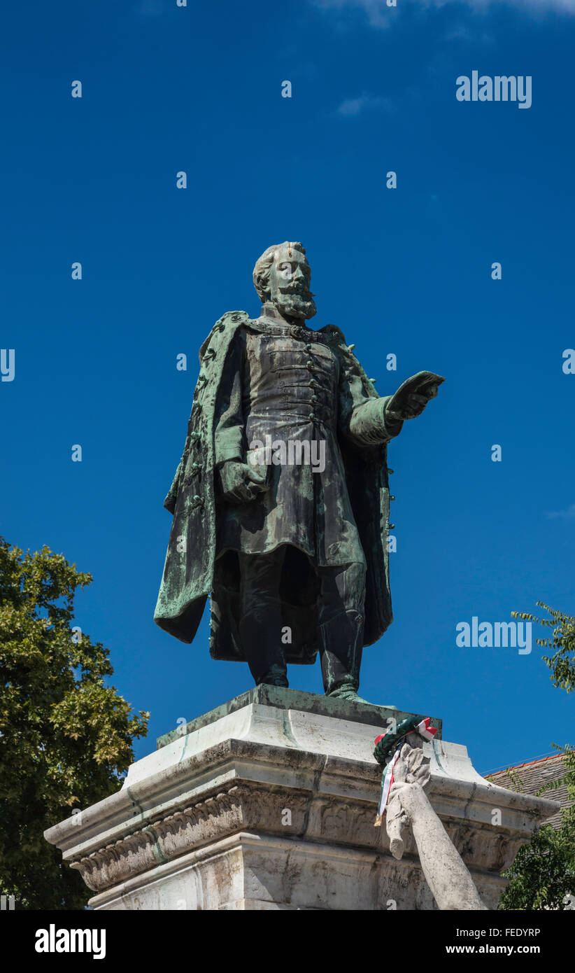 Statue of Janos Garay by Ferenc Szarnovszky at Bela kiraly ter (King ...