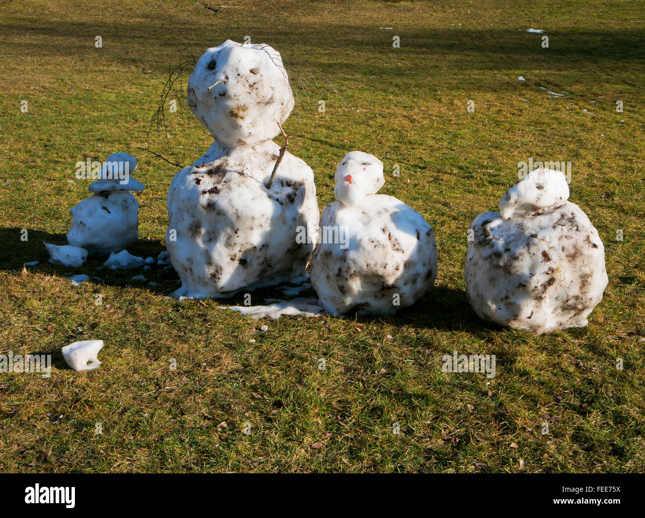 Melting snowman hi-res stock photography and images - Alamy