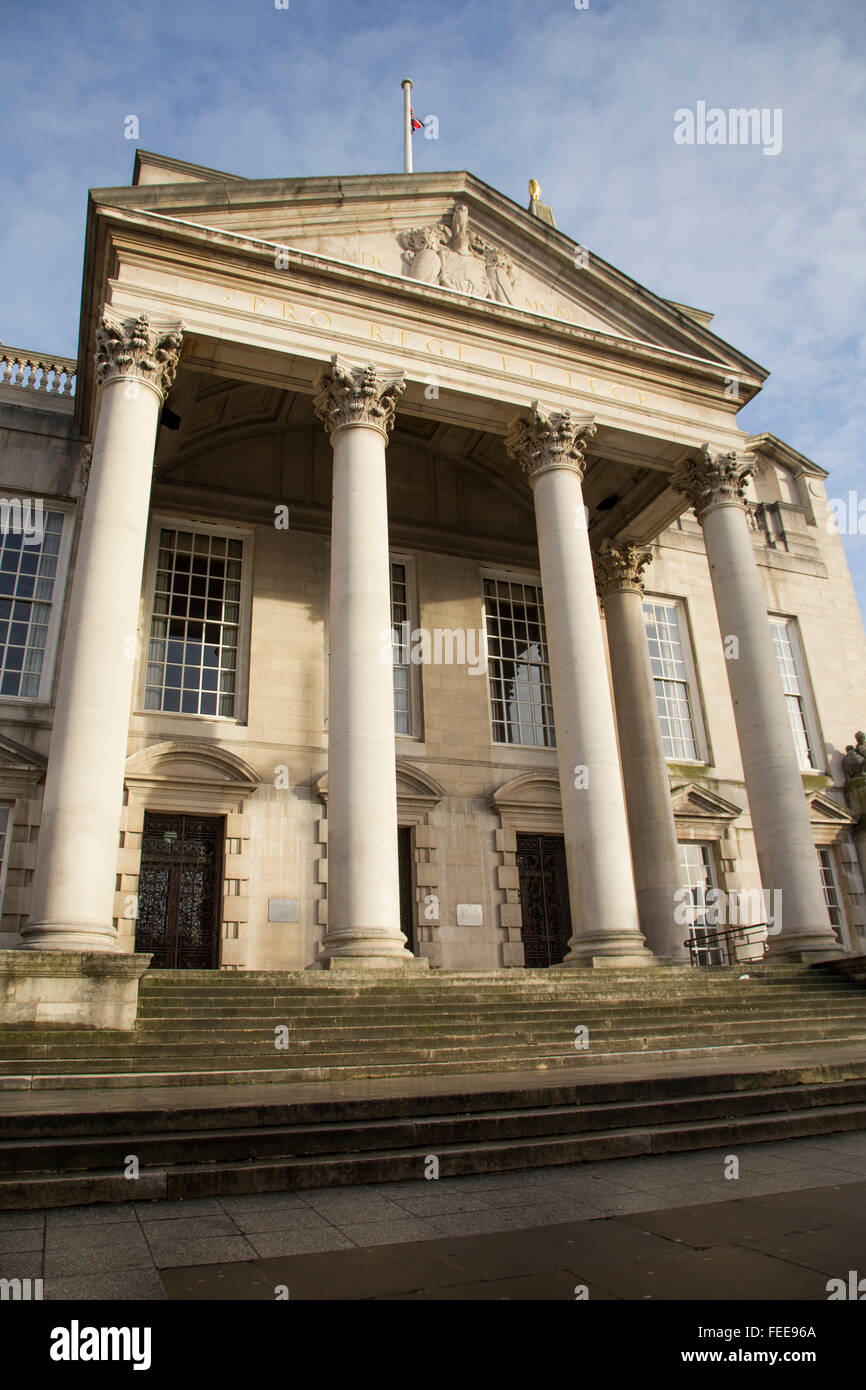 Leeds Civic Hall, Millennium Square, Yorkshire, UK Stock Photo - Alamy
