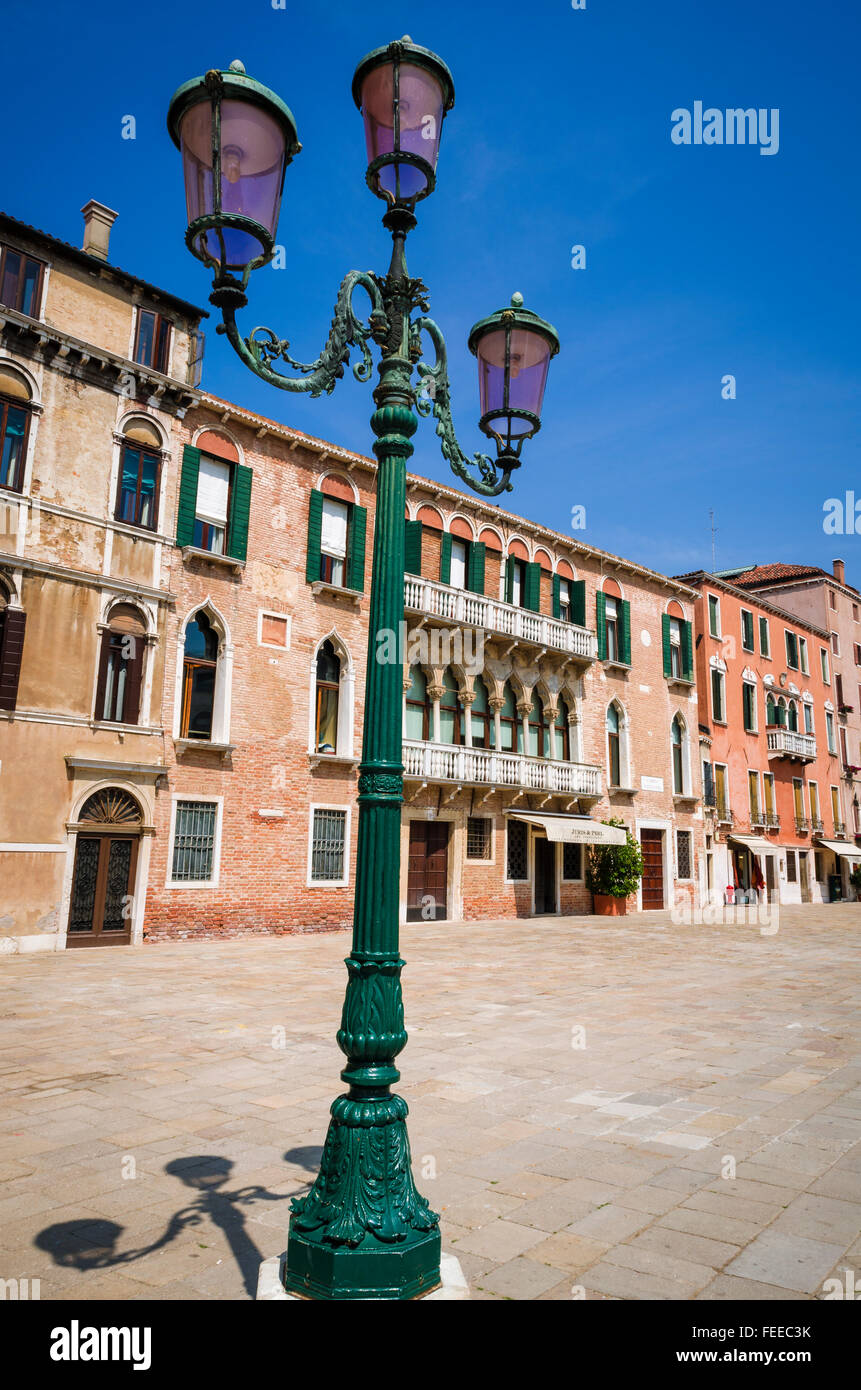 Lamp post and houses, Venice, Veneto, Italy Stock Photo - Alamy