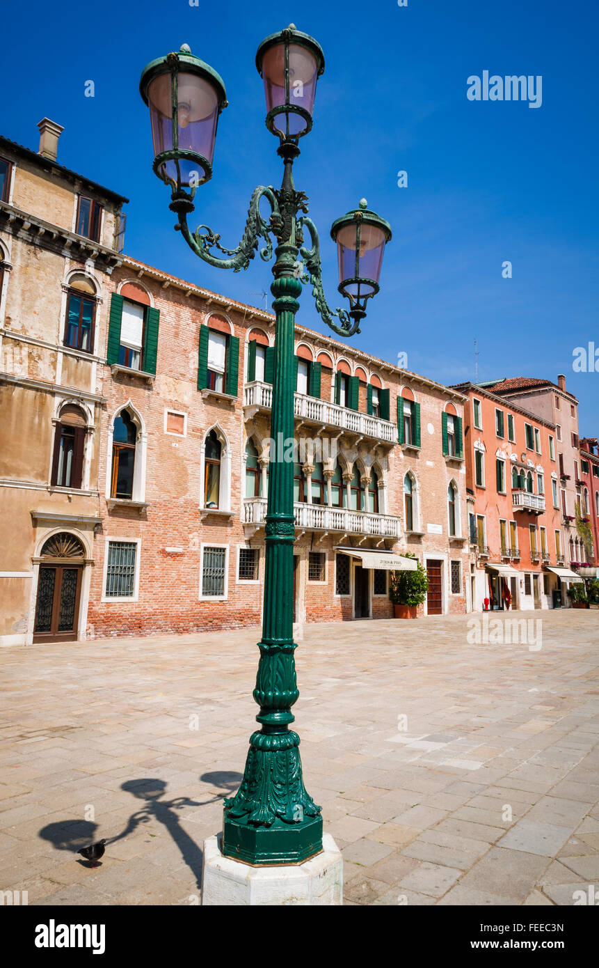 Lamp post and houses, Venice, Veneto, Italy Stock Photo - Alamy