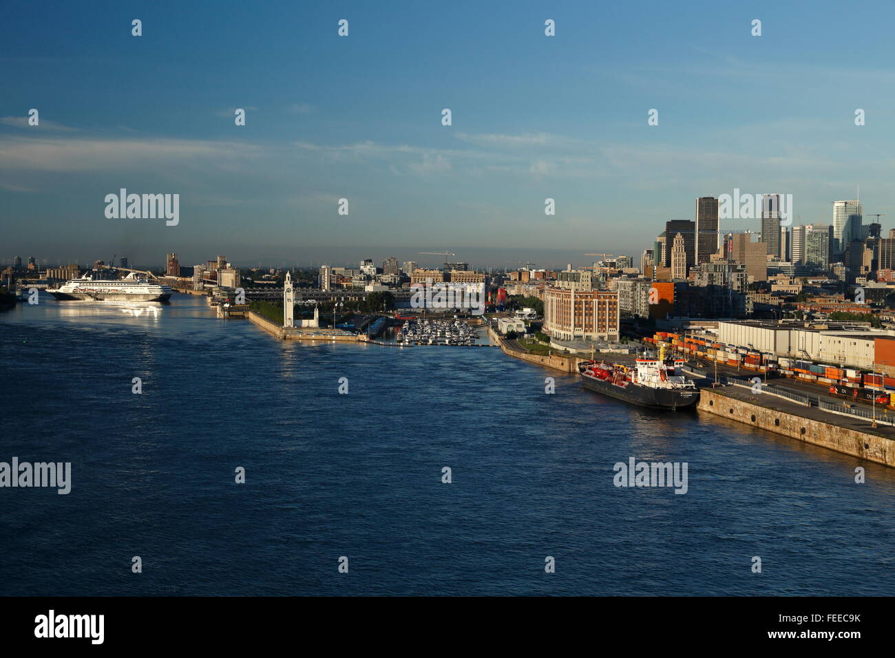 View of city, old harbour, Montreal, Quebec, Canada Stock Photo - Alamy