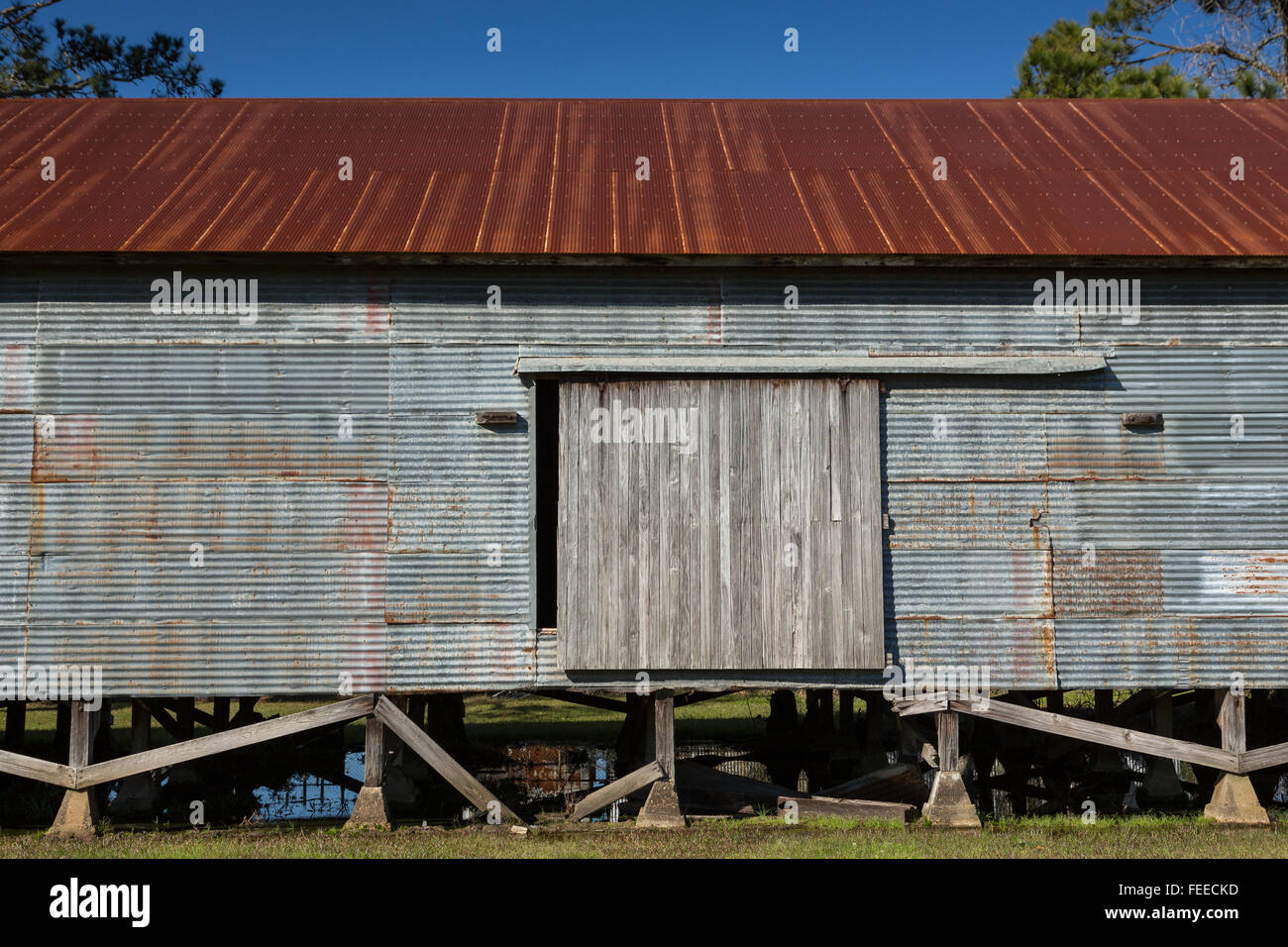 An old storage barn used to hold rice in rural Elton, Louisiana Stock ...