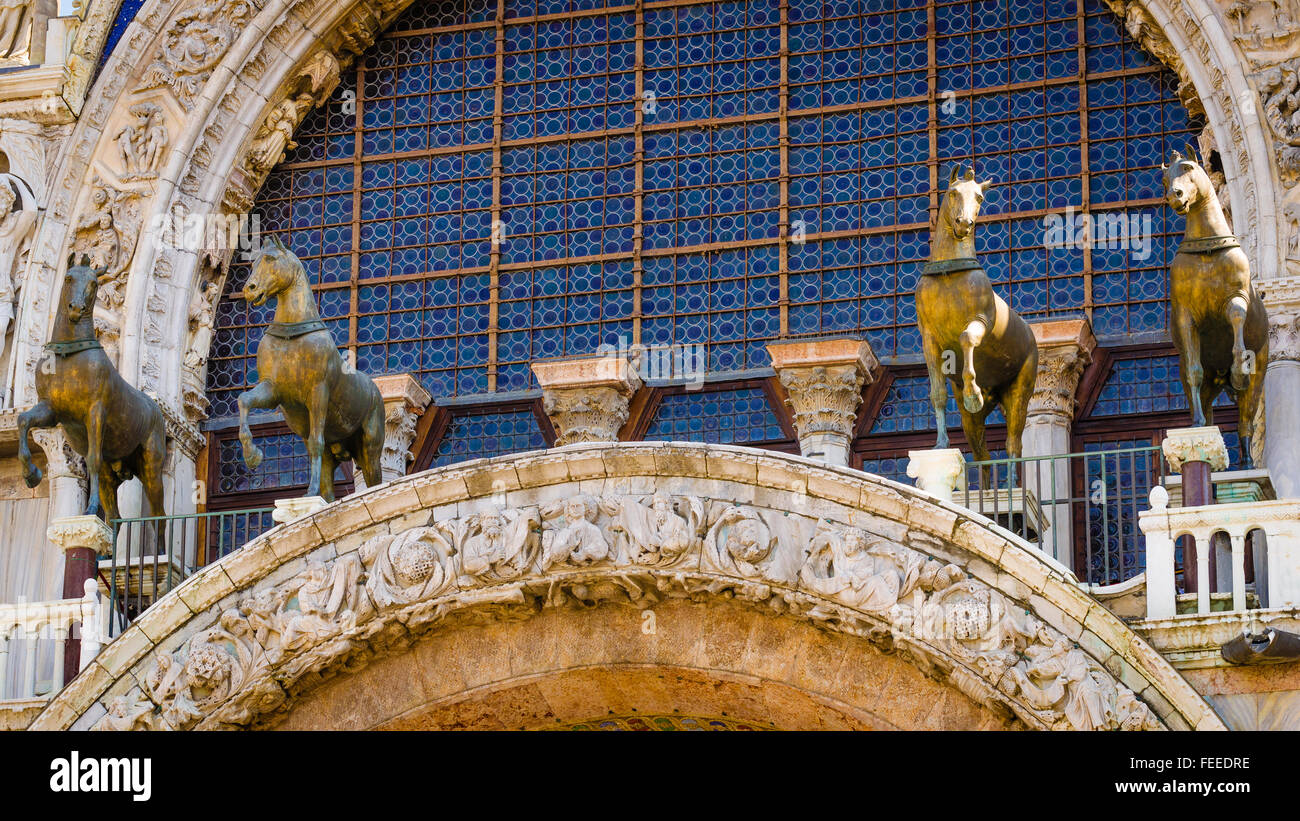 Bronze horses above the entrance to Basilica San Marco (Saint Mark's ...