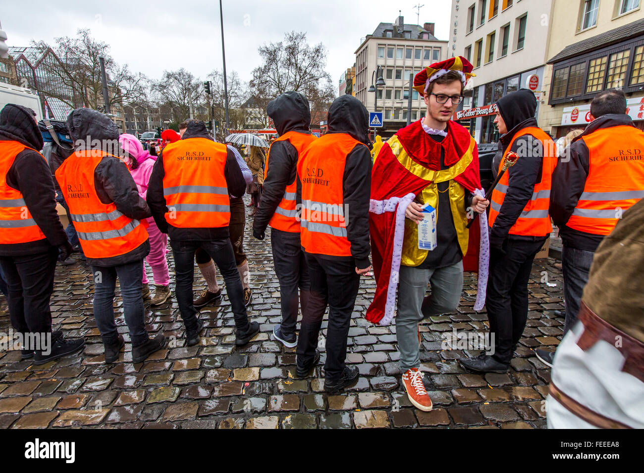 Security controls during street carnival, Shrove Thursday, in Cologne ...