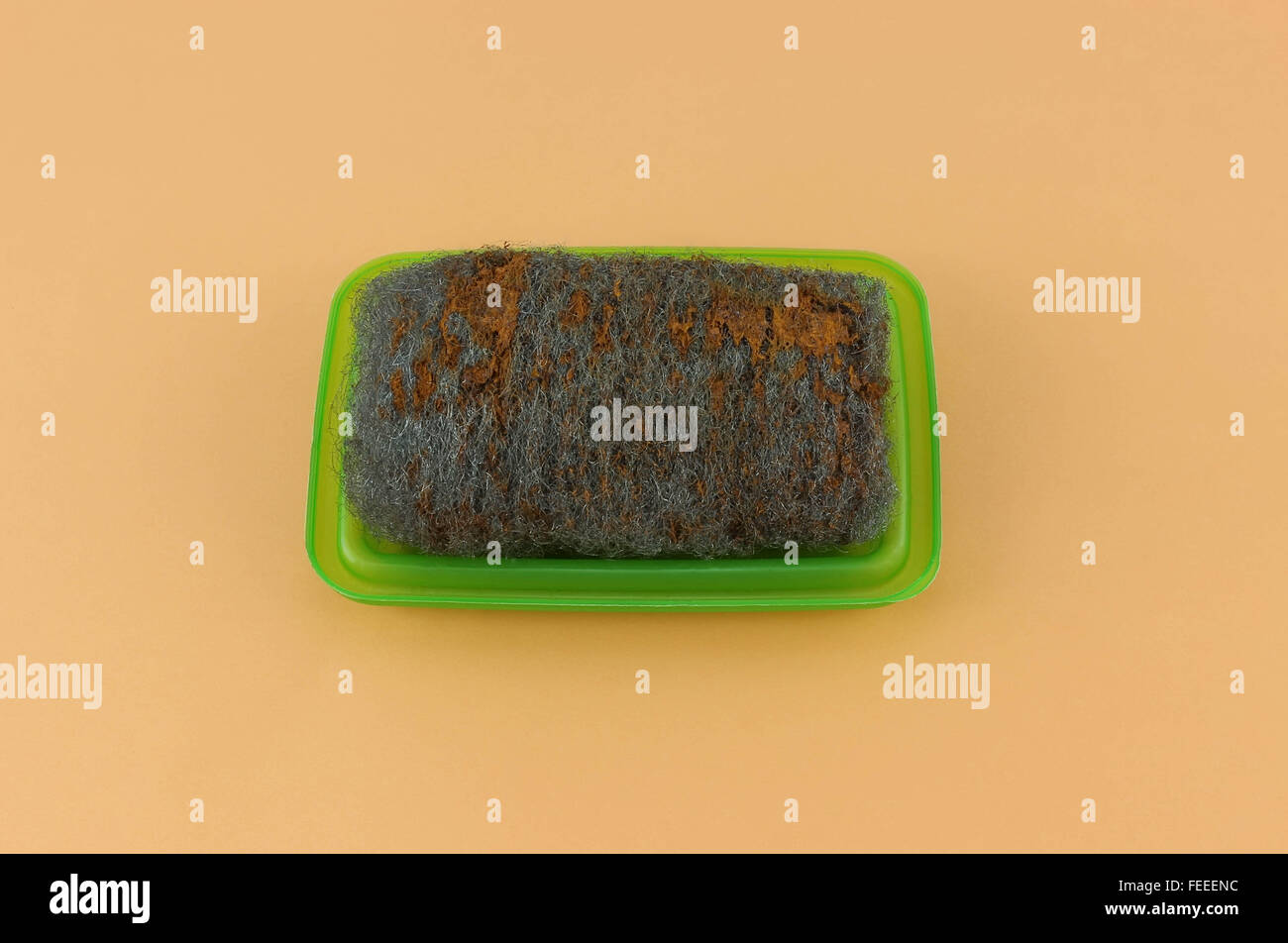 Wet steel wool, then applying a little water. After a while it presents ...