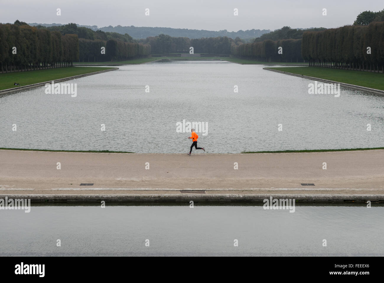 Alone running hi-res stock photography and images - Alamy