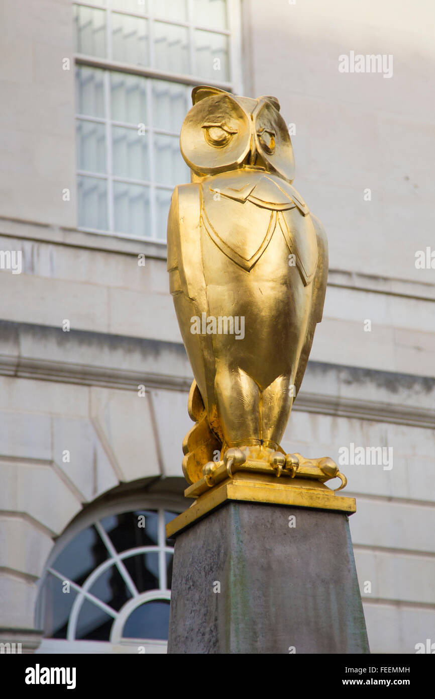 Leeds civic hall golden clock hi-res stock photography and images - Alamy