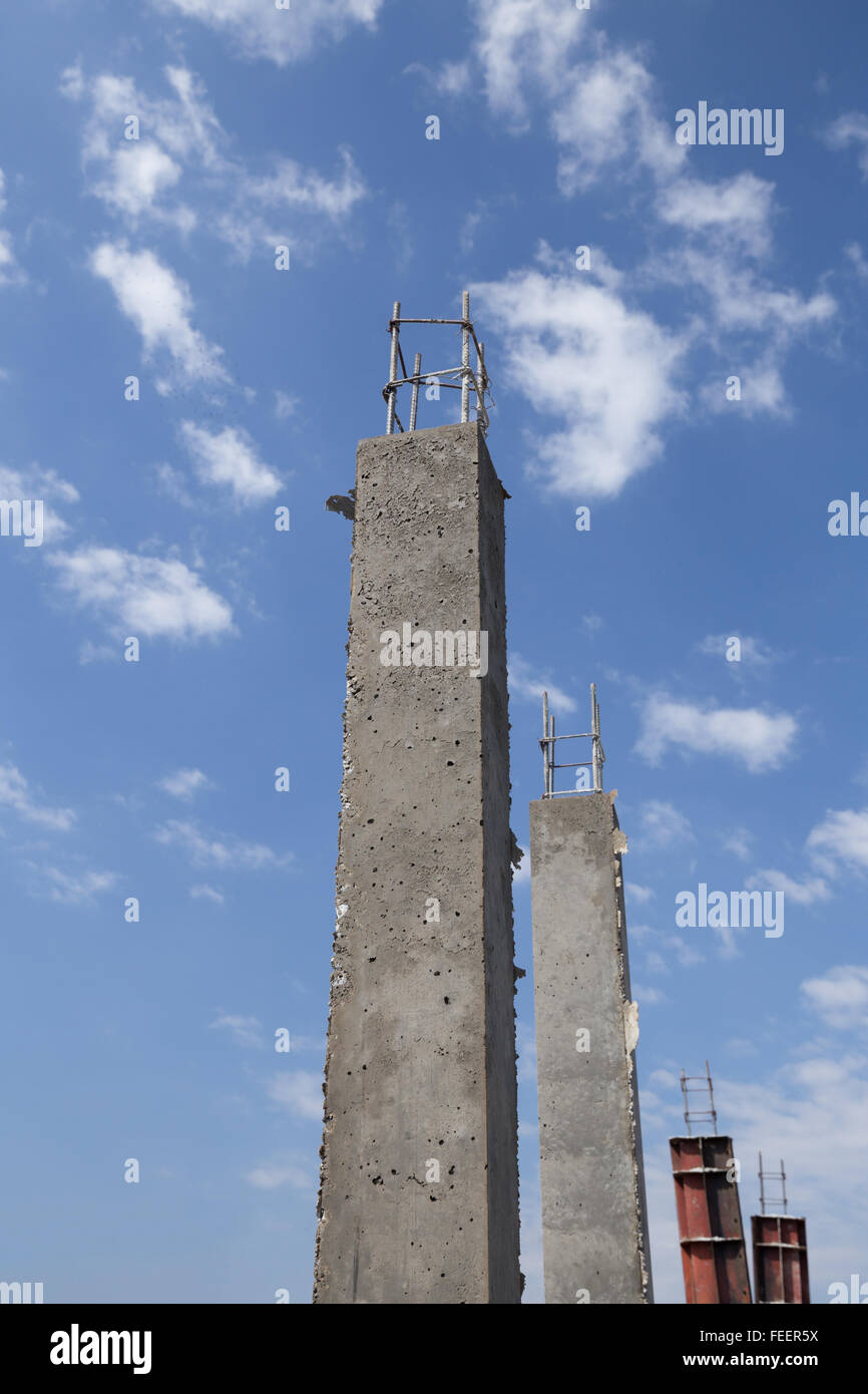 Concrete pillar construction at the construction site Stock Photo - Alamy