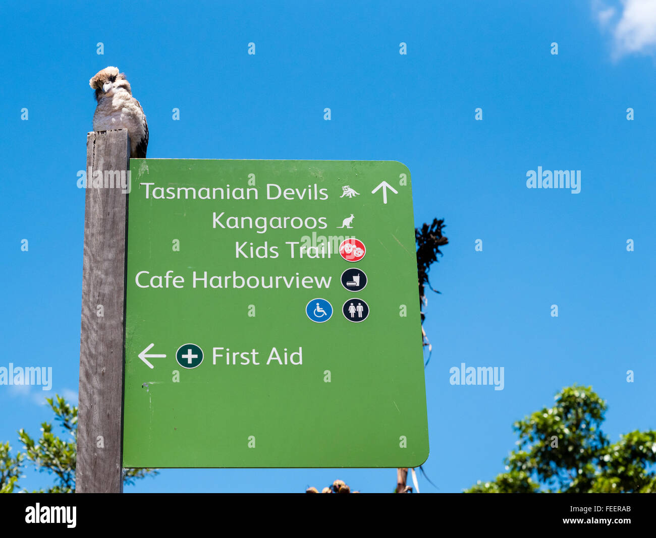 Sign board zoo hi-res stock photography and images - Alamy